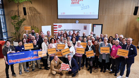 45 neue Engagement-Lotsinnen und -Lotsen ausgebildet | hessen.de