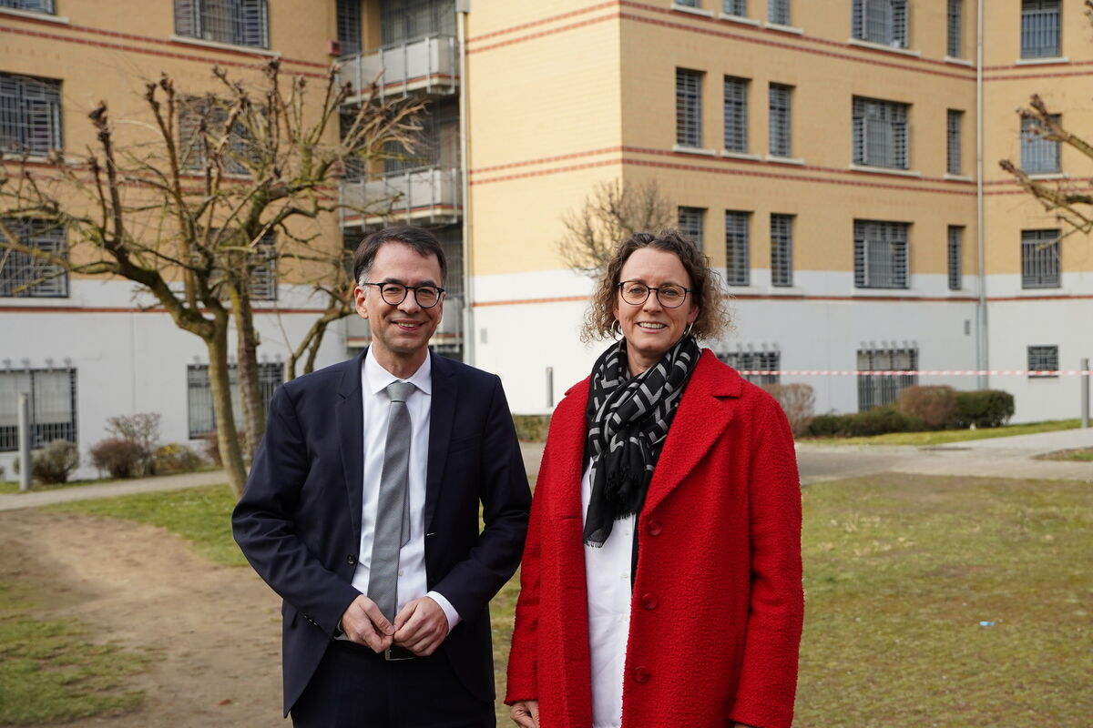 Einzigartiges Mutter-Kind-Heim in Frankfurt | HESSEN Landesregierung